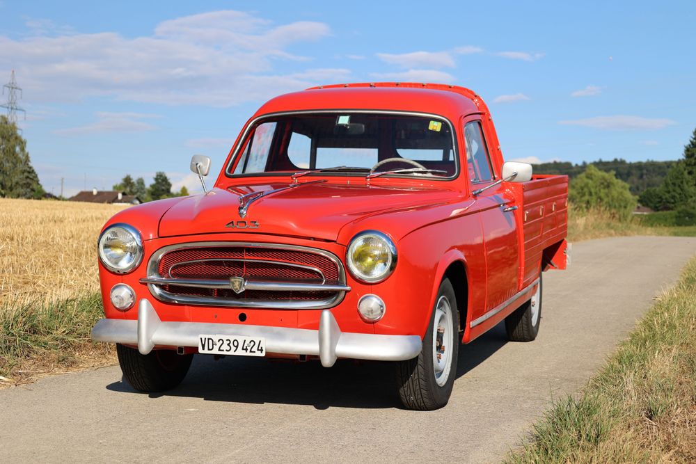 PEUGEOT 403 U8 BACHÉE POMPIERS 1957 | CarYouNeed.ch